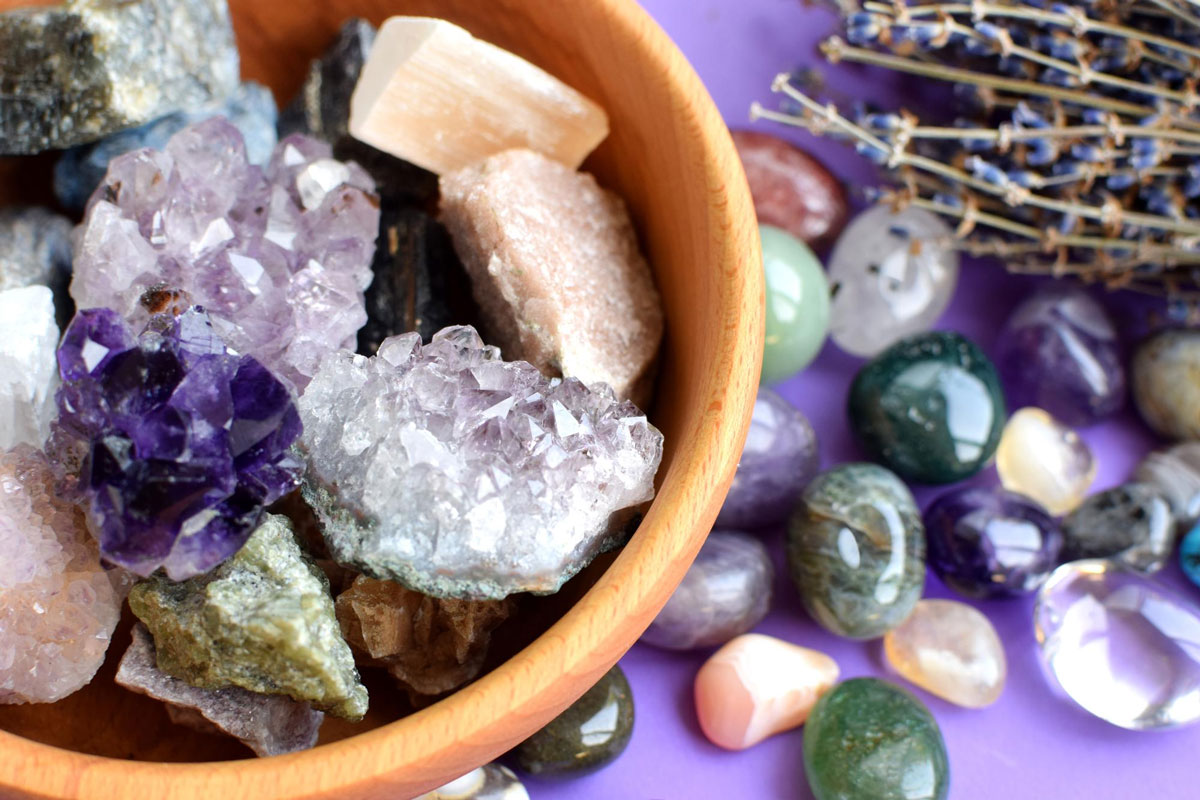 A Guide On How To Use Raw Crystals Effectively
